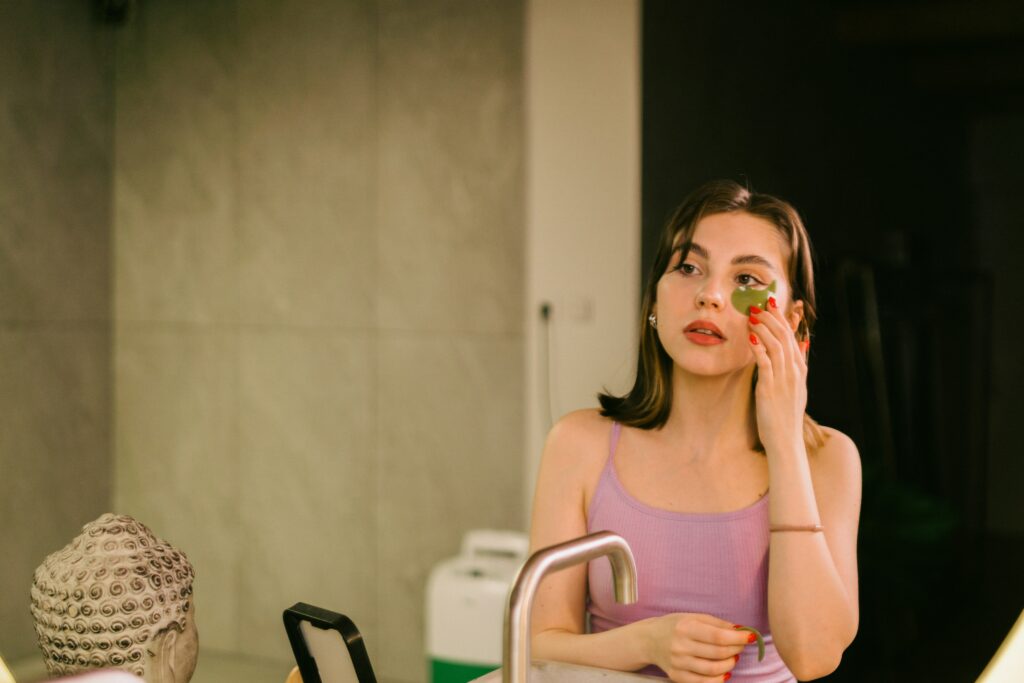 Hvad Er Forskellen På Natcreme Og Dagcreme? Lær Din Hudpleje At Kende ...